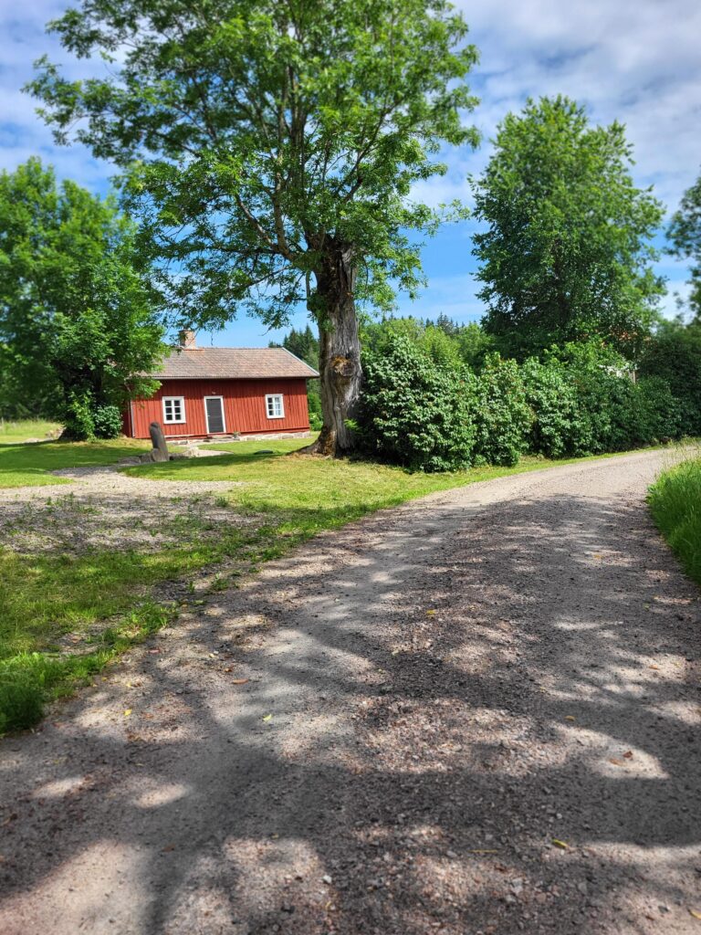 Björkestorp - mys i varsamt renoverad stuga, Dalum | Bo på Lantgård Sverige